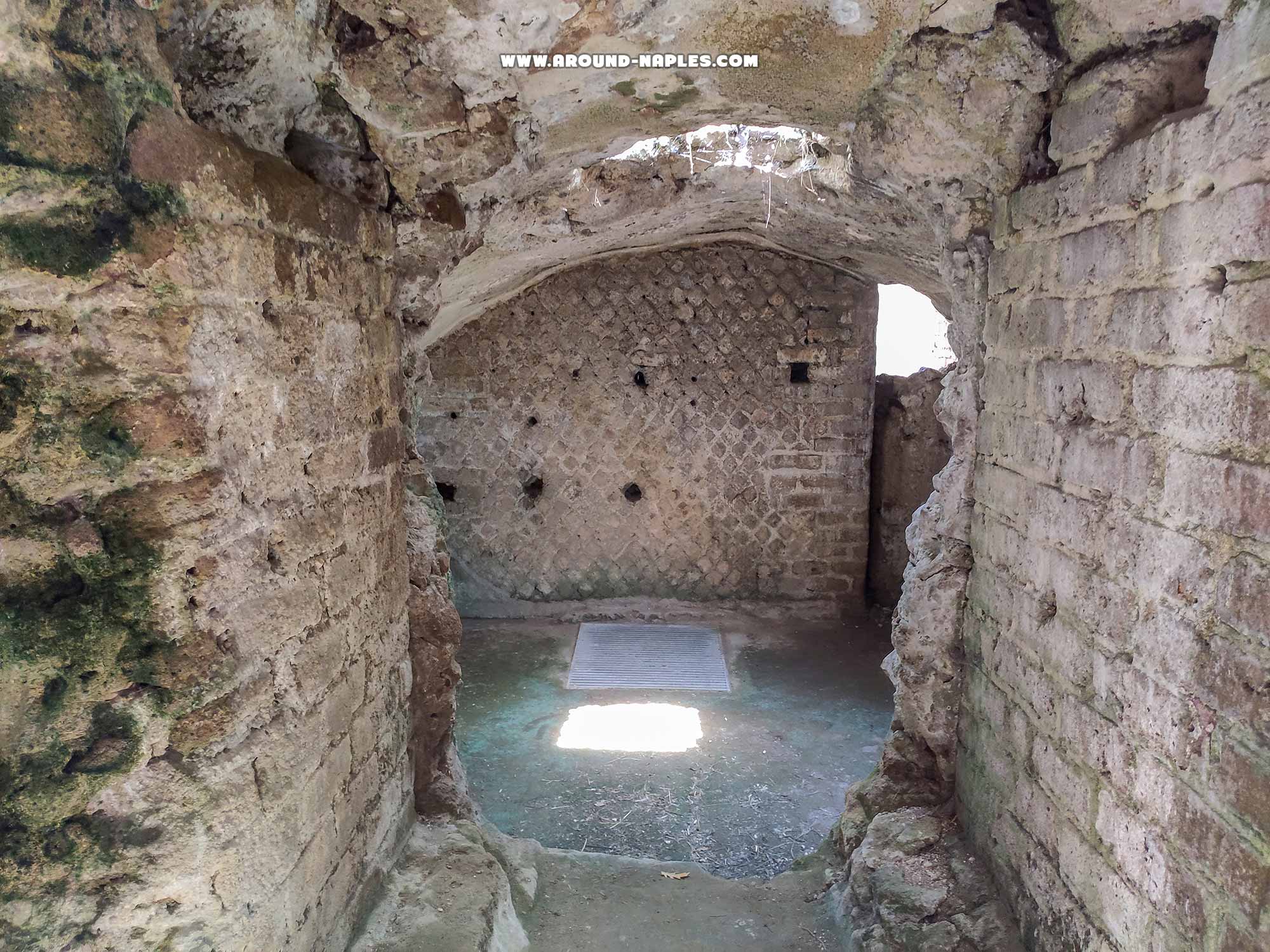 Baiae (Italy) |Archaeological Roman thermal baths |many pics
