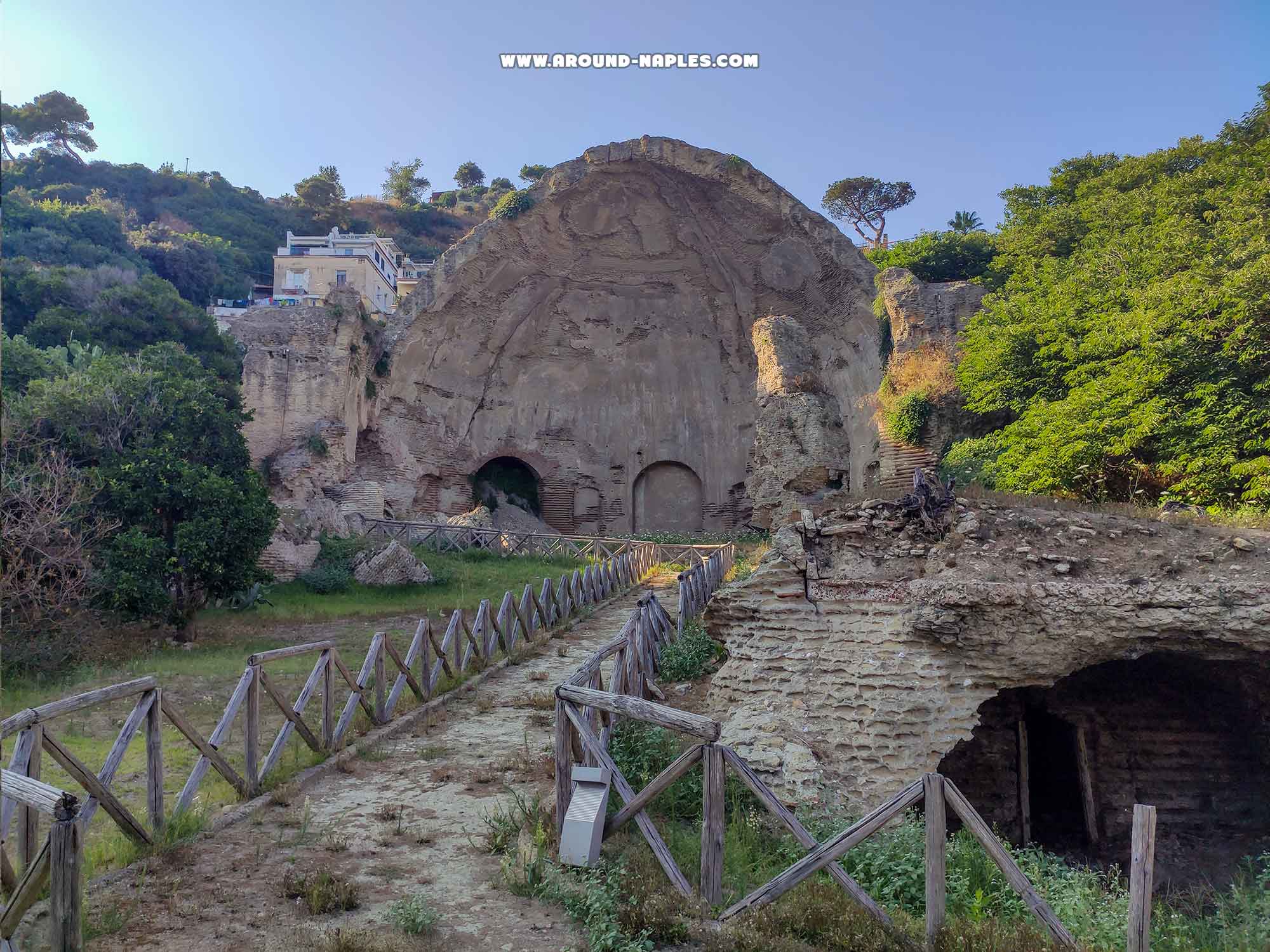 Baiae (Italy) |Archaeological Roman thermal baths |many pics