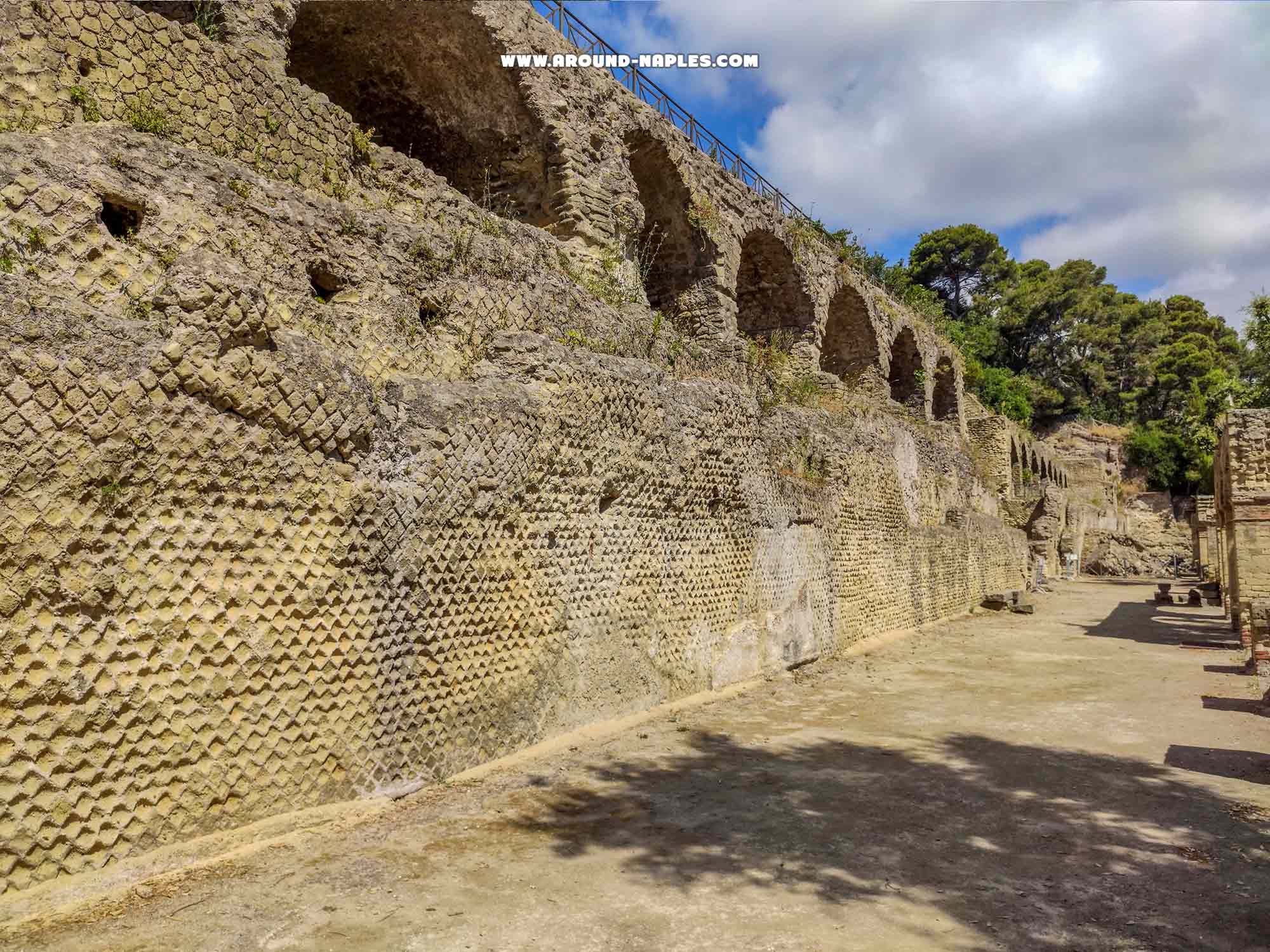 Baiae (Italy) |Archaeological Roman thermal baths |many pics